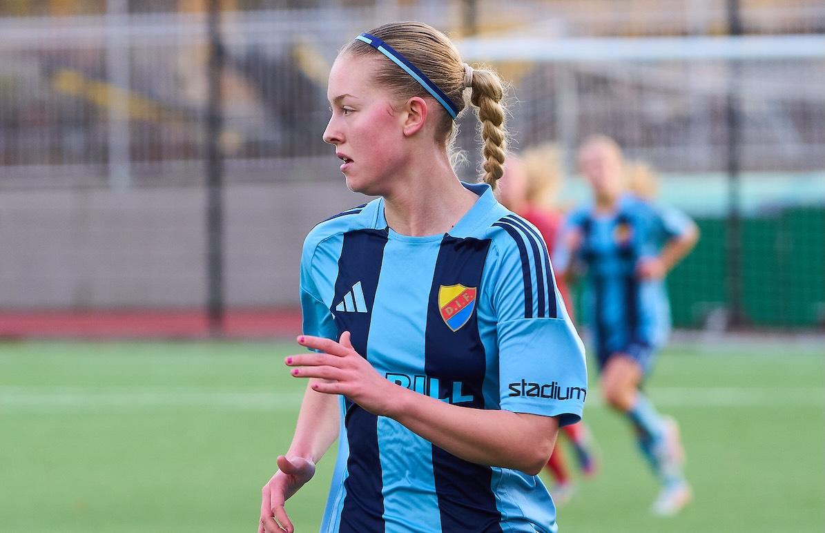 Stella Albinsson kallad till F17-landslaget | Djurgården Fotboll